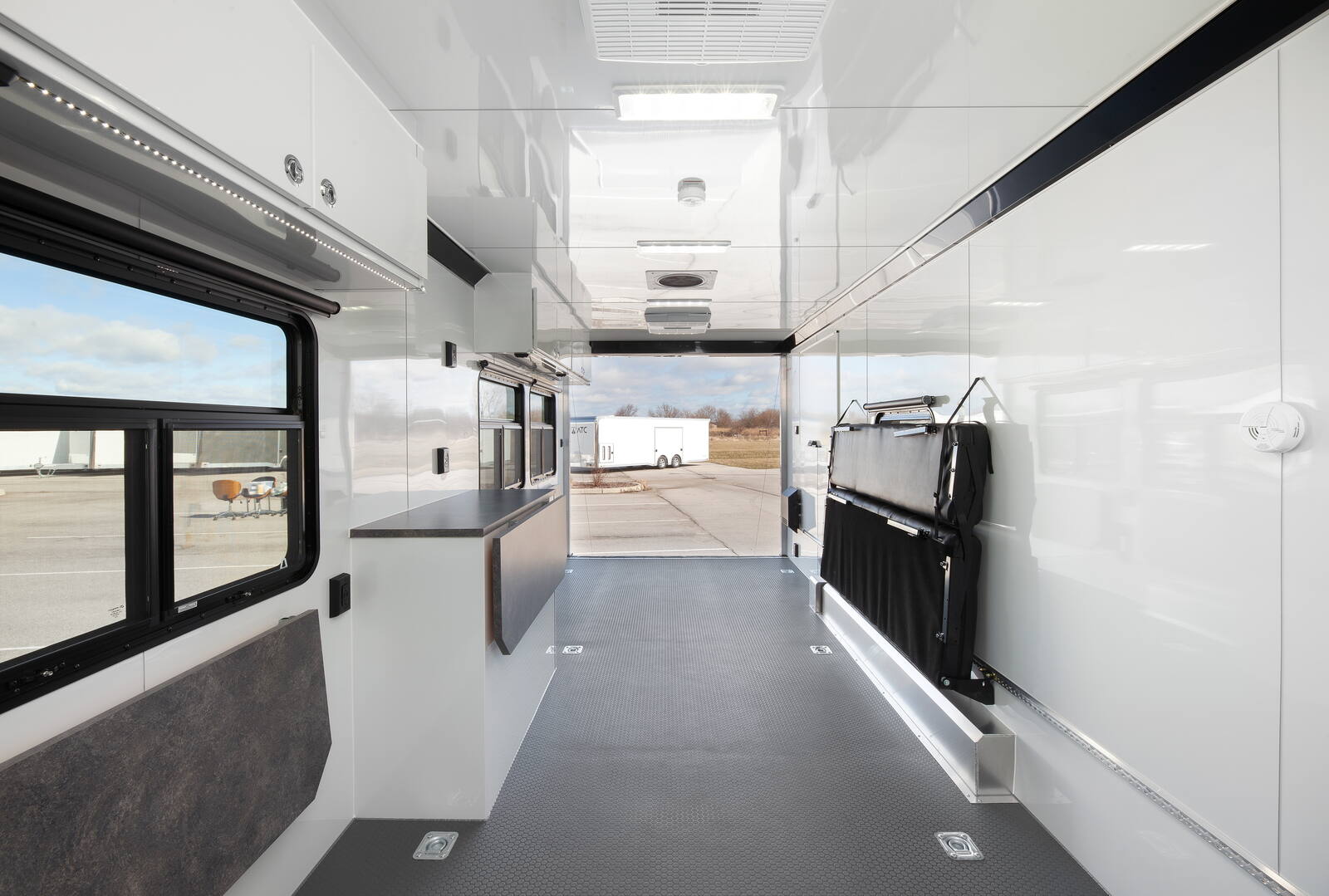 2025-ATC-Trailers-Pro-300C-20′-Mobile-Office-Bathroom-Trailer-333333 ...